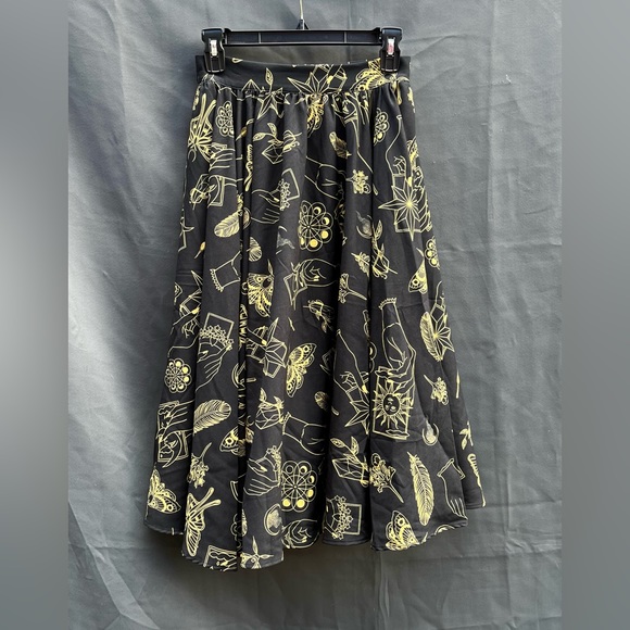 Pinup Couture | Skirts | Pinup Couture Laura Byrnes Good Fortune Black Swing Skirt Hands Tarot ...